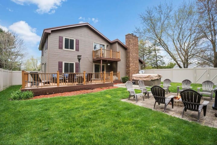 Gant Lakehouse Resort - Sturgis, MI