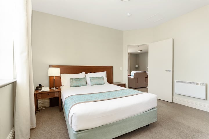 Launceston Central Hotel Two Bedroom Apartment - Launceston