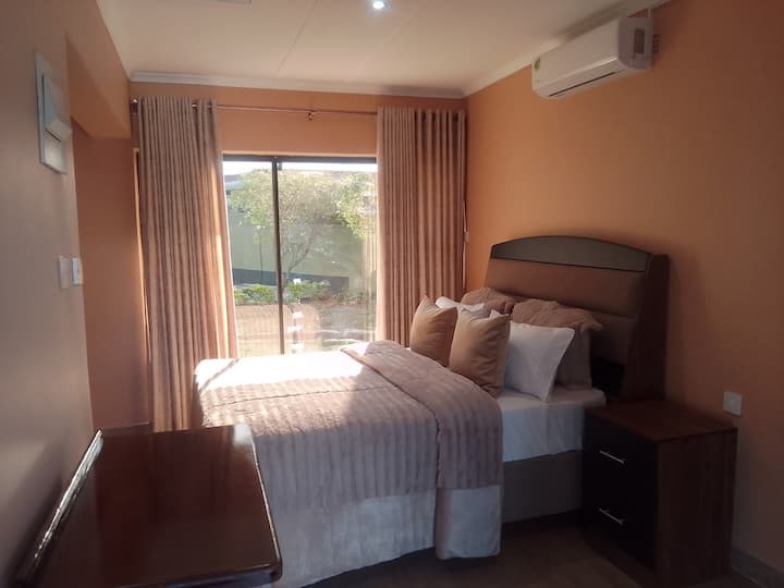 Alex Lavilla Suite - Victoria Falls