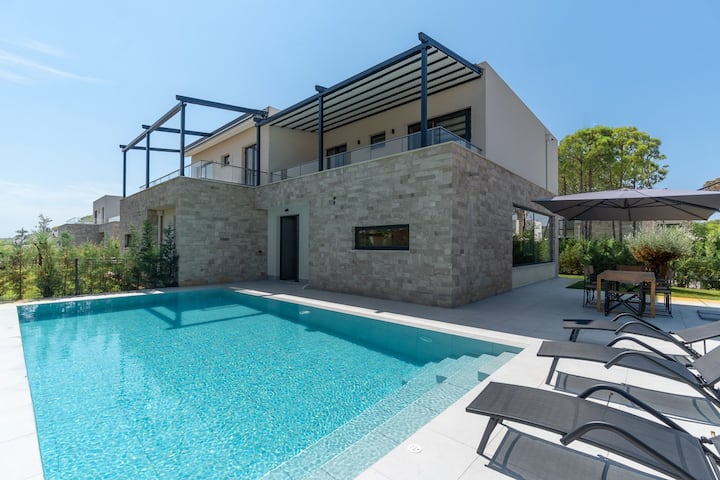 Luxury 3 Bedroom Villa W/pool @San Pietro Resort - Albania