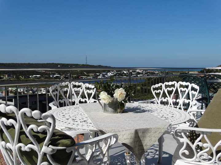 Groot-Jongensfontein Vacation Rentals with a Patio - Western Cape ...