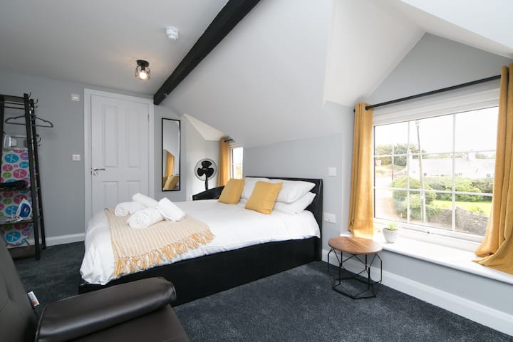Modern En-suite Room In Country Pub/restaurant (3) - Beaumaris
