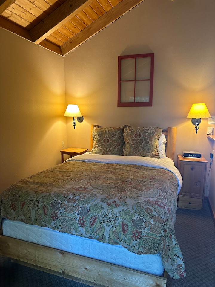 Queen Cabin With Hot Tub - Winthrop, WA