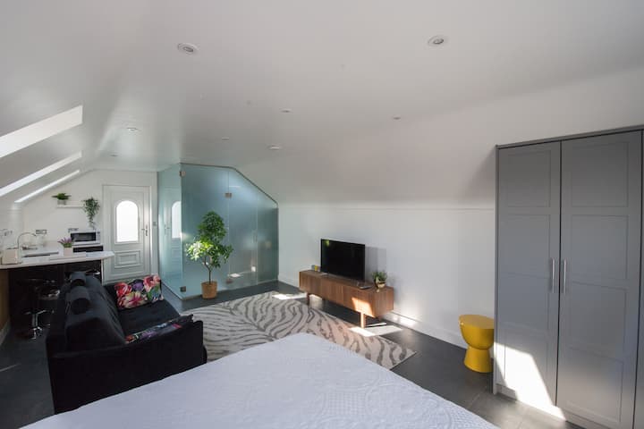 The Lodge Studio Rental - Wrexham