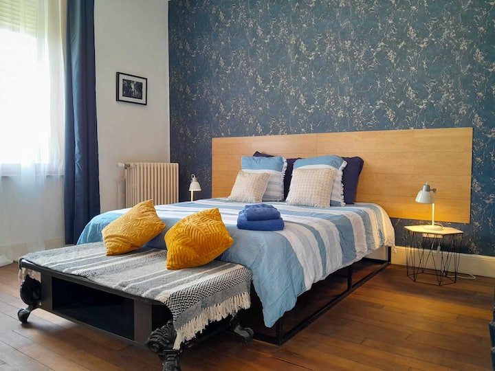 Etage Entier: 3 Chambres/2sdb/cuisinette(pet.dej.) - Beauraing