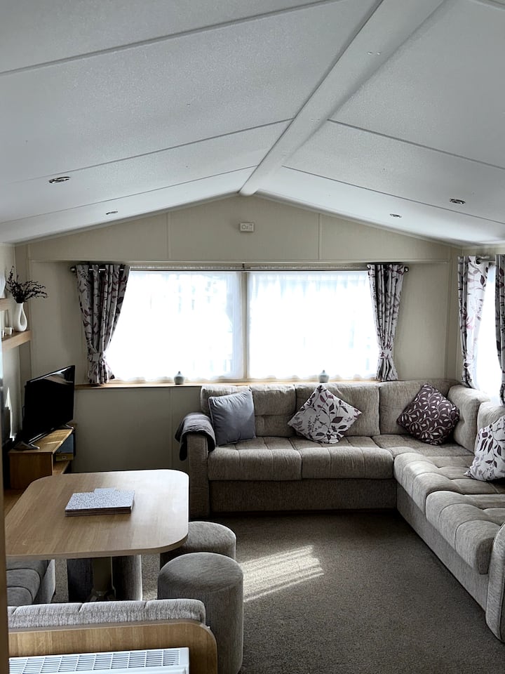 Modern 3 Bed / 6 Berth Caravan - Bridlington