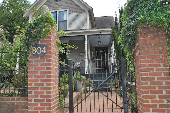 Historic Victorian Downtown - Huntsville