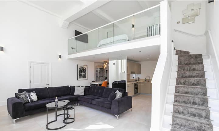 Lofty Dreams - 1 Bed Mezzanine - Brentwood