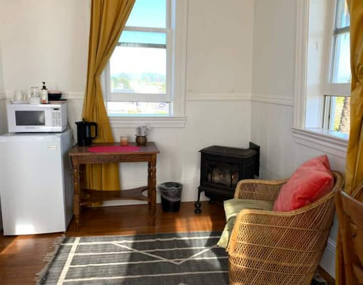 Abalone Room In The Weller House Tower—ocean View - Fort Bragg, CA