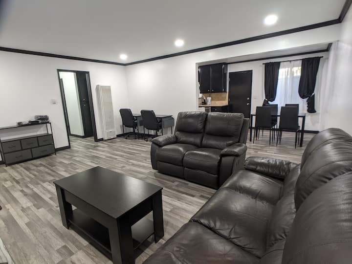 B-discounted 3 Bedroom (4 Beds)  2 Bathroom (7121) - South Gate, CA