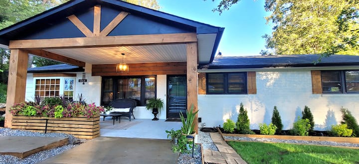 Modern Wooded Retreat - Travelers Rest, SC
