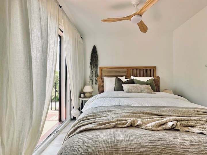 The Golden Oak In Calella Centre - 100m From Beach - Tamariu