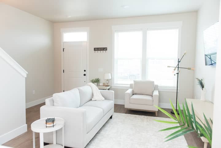 *New* Two-bedroom Townhouse - Billings