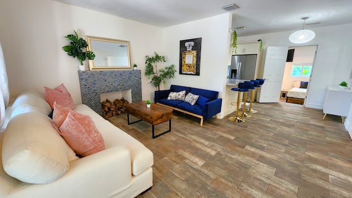 Three Bedroom Home In Design District - Miami