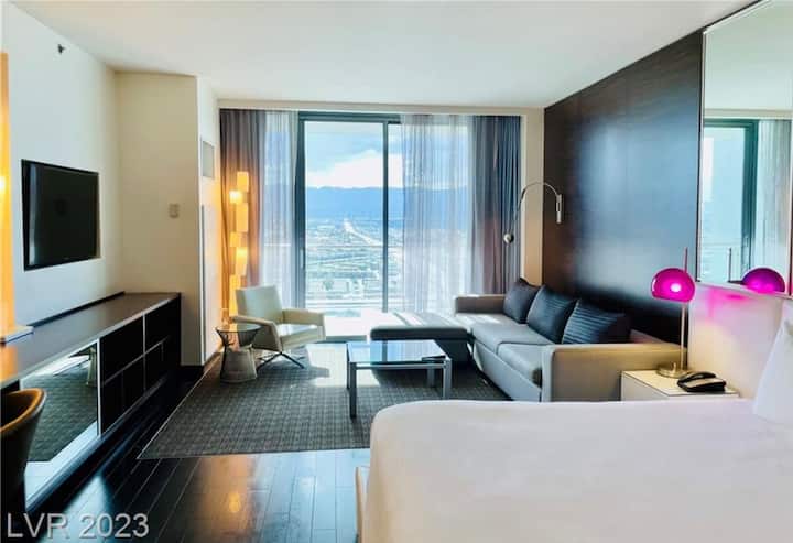 Vegas Studio Near Strip • Free Parking & No Fees - Las Vegas
