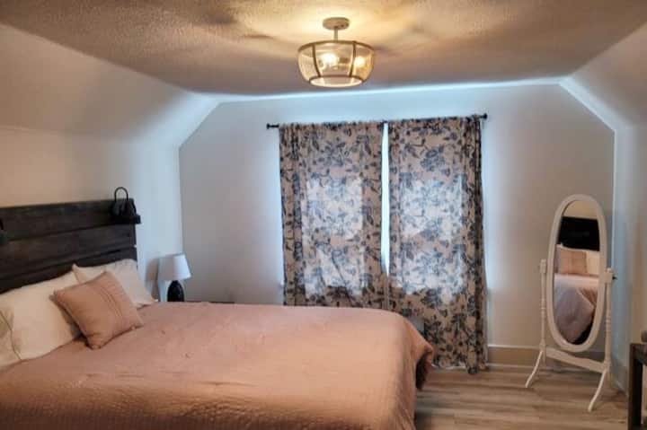 Historic Loft, Steps From Med Center - Omaha, NE