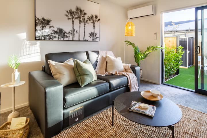 Garden City Getaway 2 Bed With Sofa Bed 1 Bath - Christchurch