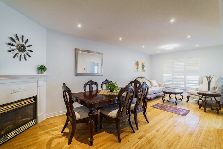 Private Lovely Room In Richmond Hill - Aurora