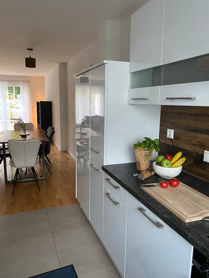 Haus Mit 3 Schlafz. Für 7 Pers., Voll Ausgestattet - Regensburg