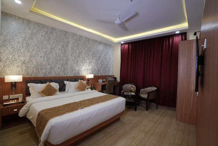 A Luxury Hotel With 275 Rooms - Patna