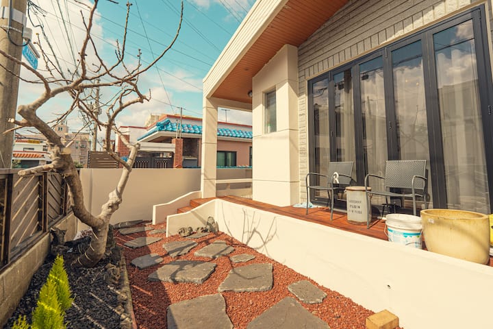 제주공항 가까운게스트하우스 구옥감성 독채스테이(최대 7인) - Jeju-si