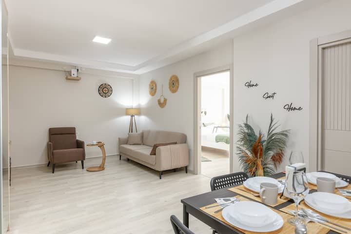 Wide And Lux Two Rooms Apartment In The Center - Antalya