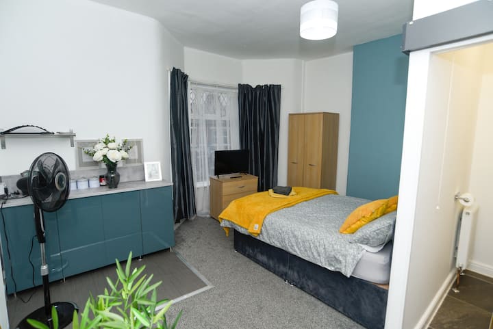 Bentley House With En-suites - Nantwich