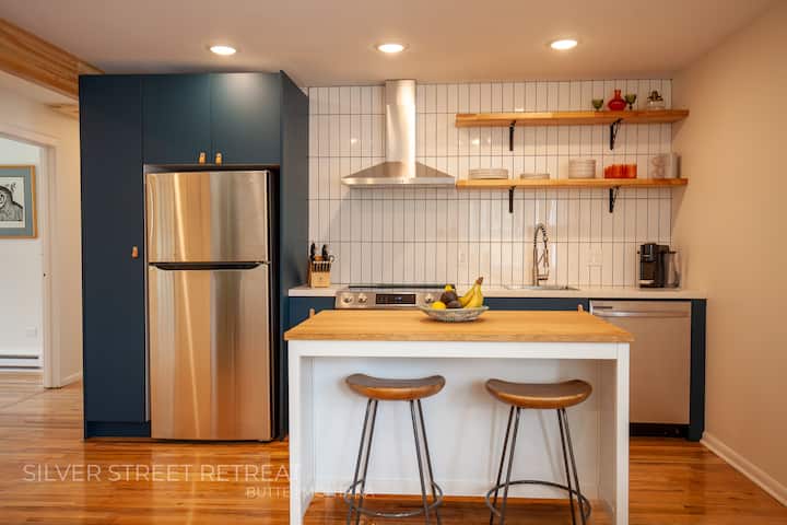 *Silver Street Retreat* Premier - Butte, MT