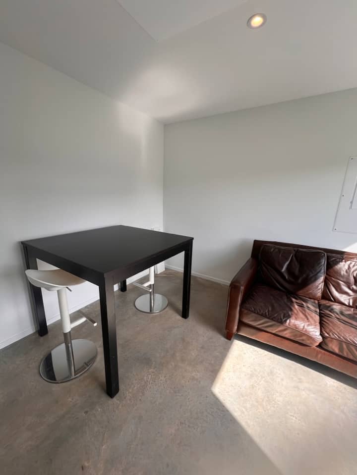 Studio With View & Beach Access - British Columbia