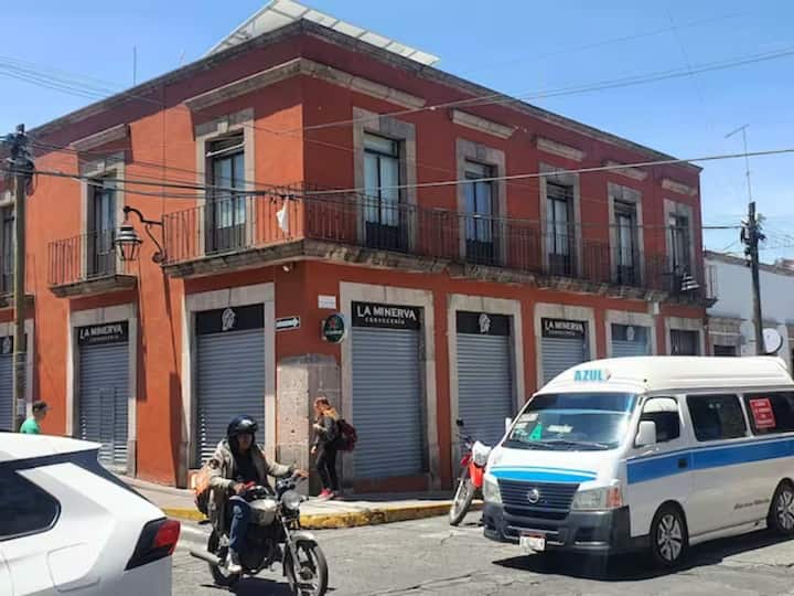 1 Mercado Dulce
Estacionamiento Gratis
Dos Cuadras - Morelia