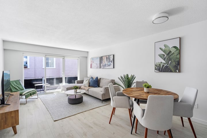 Newly Furnished Fairview Condo - Vancouver