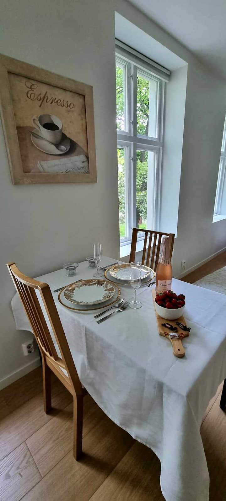 Meget Sentral, Lys, Koselig Og Skjermet Leilighet - Oslo