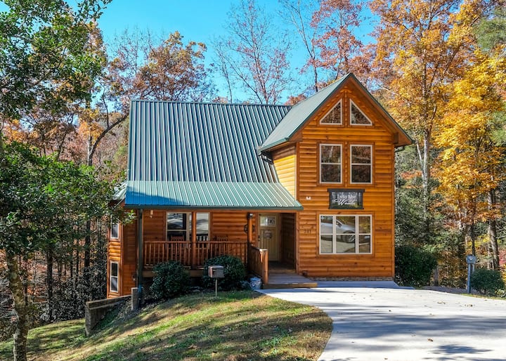 Beautiful 4br Log Cabin In The Glades / Sleeps 12 - Gatlinburg