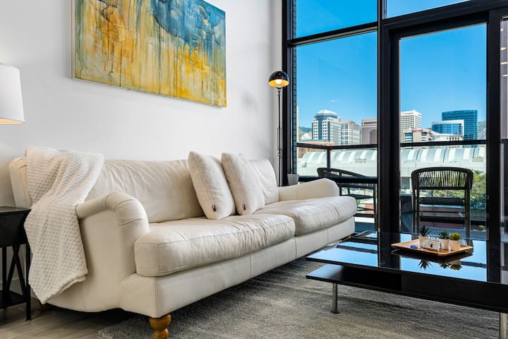 City Views! Luxury King Bed/gym/pool+htub/ - Salt Lake City, UT