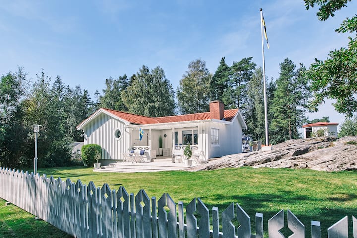 Mysigt, Välutrustat Sommarhus Nära Havet - Uddevalla