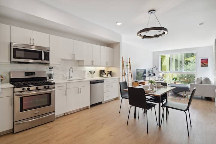 Playa Vista 1 Br W/ Office By Anyplace - 11640 - Marina del Rey, CA