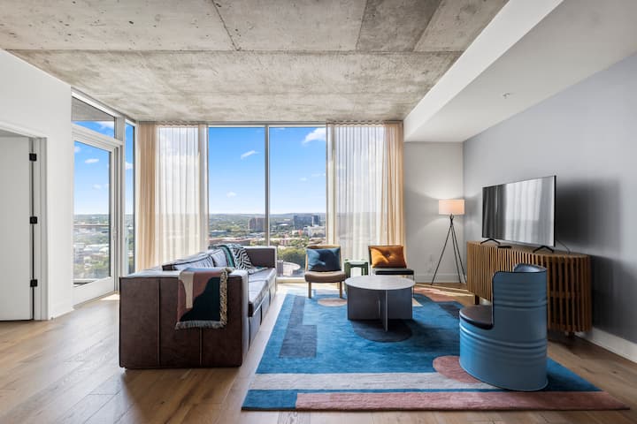 Lake View Penthouse On Rainey - Austin, TX