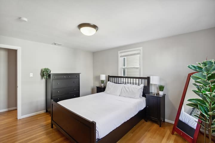 Somerville Home By Tufts, Kendall, Harvard/mit - Burlington, MA