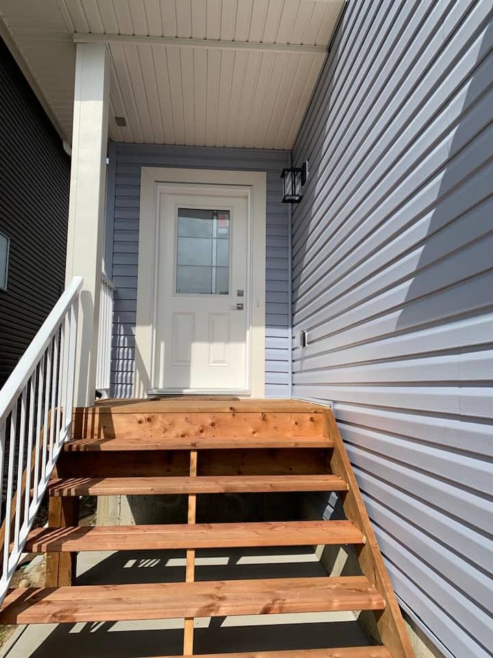 Newly Built Spacious Home In Leduc - Leduc