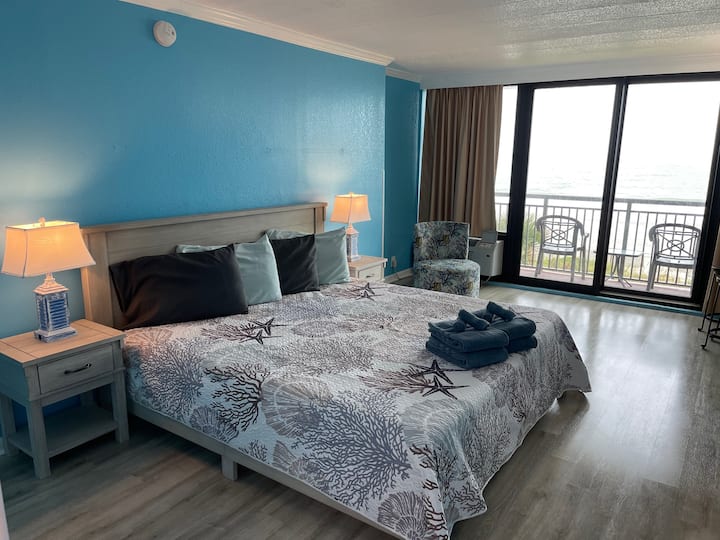 Amazing Oceanfront King Studio (C324) - Myrtle Beach