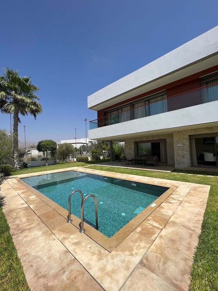 Belle Villa Avec Piscine Privée à Taghazout Bay - Taghazout
