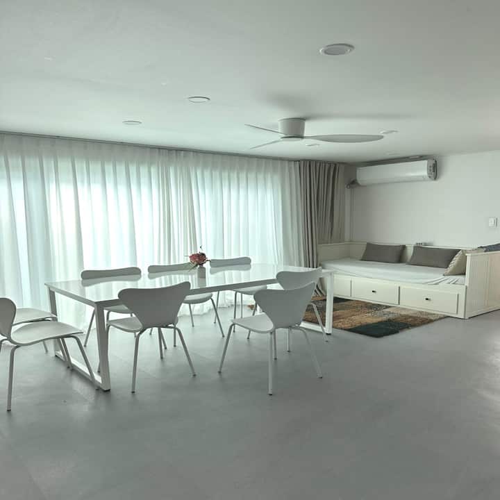 명동역 5분 뉴진스하우스105㎡ 3룸2화장실7침대! - Seoul