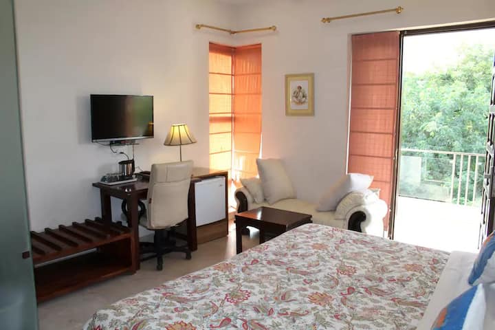 02-5 Bhk · 02-5 Bhk · Entire Floor- 5 Bhk Service - Gurgaon