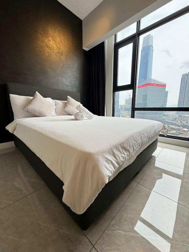 Fantastic Axon Bukit Bintang 1 To 2pax - Klcc Trx - Kuala Lumpur
