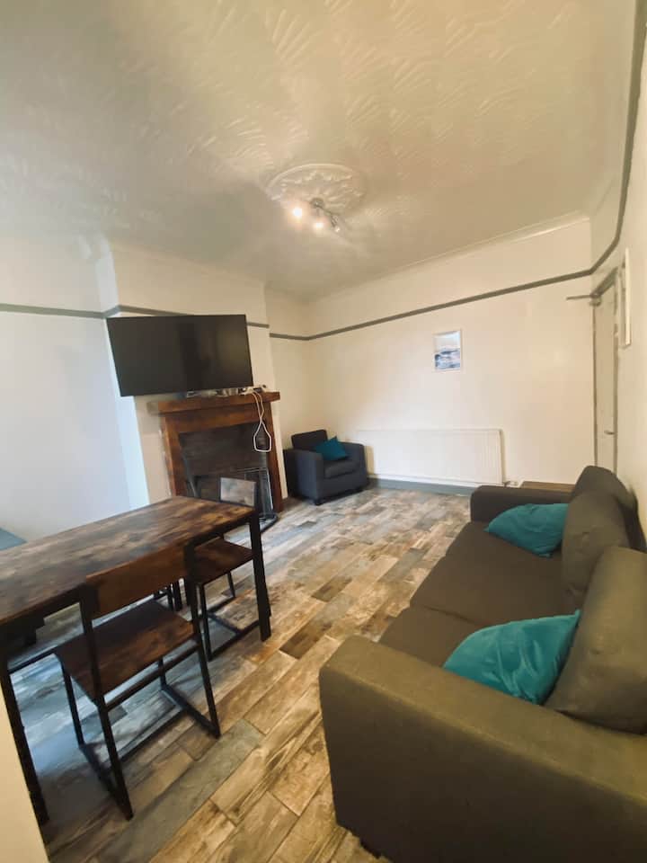 Cosy Garden Cabin On Quiet Street - Nantwich