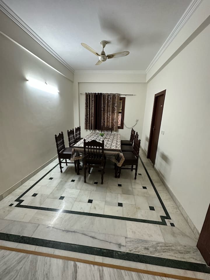 Luxury And Friendly Stay With Terrace Taj View - Agra