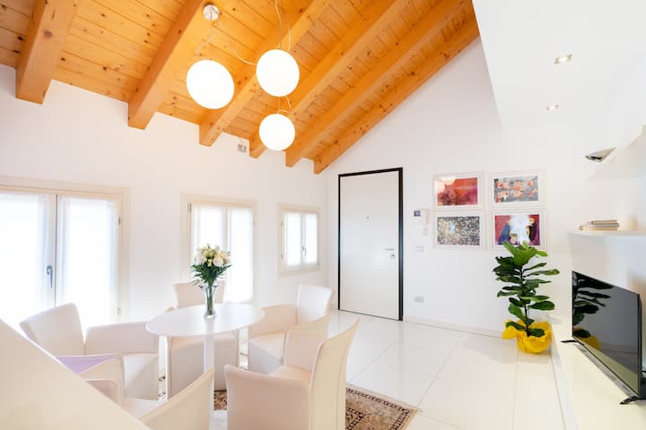 Luxurious Apartment With 2 Large Private Terraces - Venecia
