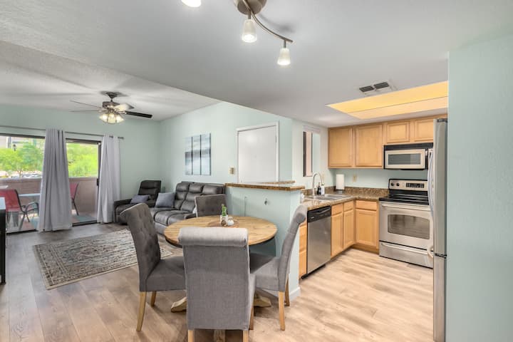 1 Bedroom Beauty, Pets Welcome! - Glendale, AZ