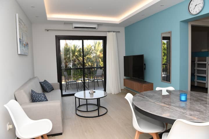 Alexis Apartments - Renovated 2-bedroom With Pool - Paphos