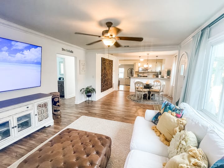 Heated Pool Home 5 Min To Downtown! - Sarasota, FL